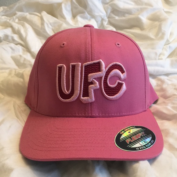 flexfit | Accessories | Ufc Fitted Hat | Poshmark